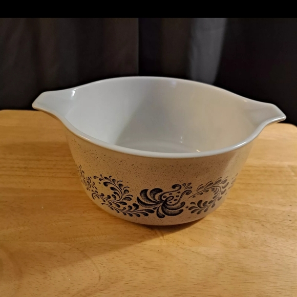 Pyrex | Dining | Pyrex Blue And White Floral Serveware Bowl | Poshmark